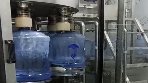 原来纯净水是这样生产的,我算是见识到了,你敢喝吗?