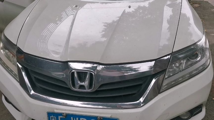 本田凌派轿车右前门玻璃升降不了,看看什么问题。