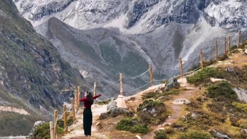 萨武神山在哪个位置