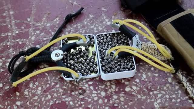 两把精美的卡球弹弓介绍,户外.