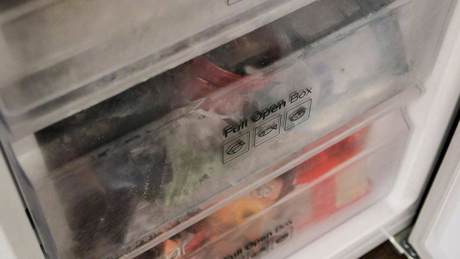 “上门换了俩灯泡,就要收费240元?”央视曝光家电维修刺客