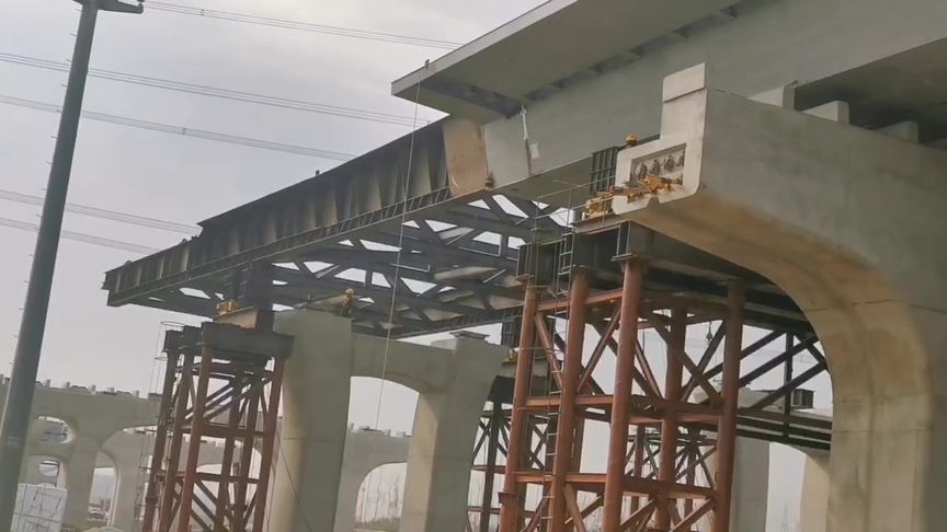 钢箱梁顶推施工#桥梁工程 #施工现场实拍 #桥梁施工