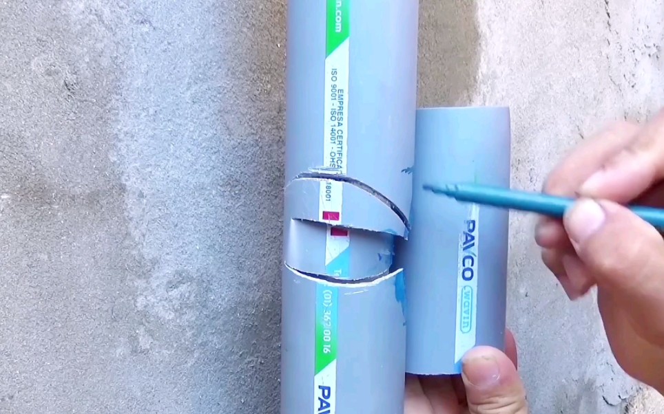 管道工聪明的想法,破损只需一个简单的方法就能修复