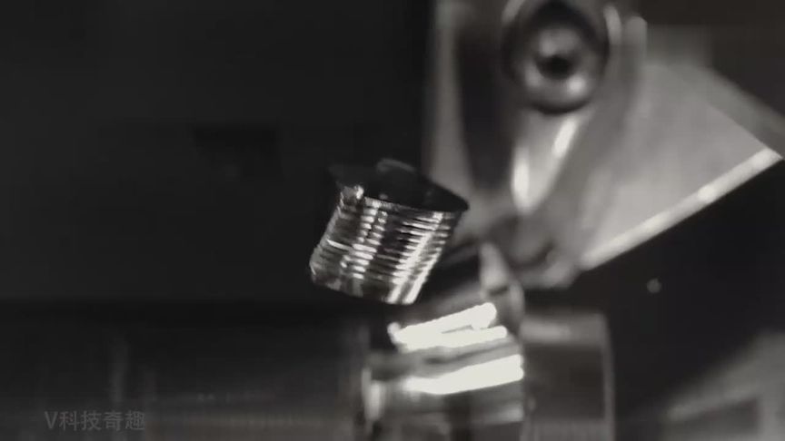 实拍百万数控机械的加工过程,最佩服的还是那把铣刀