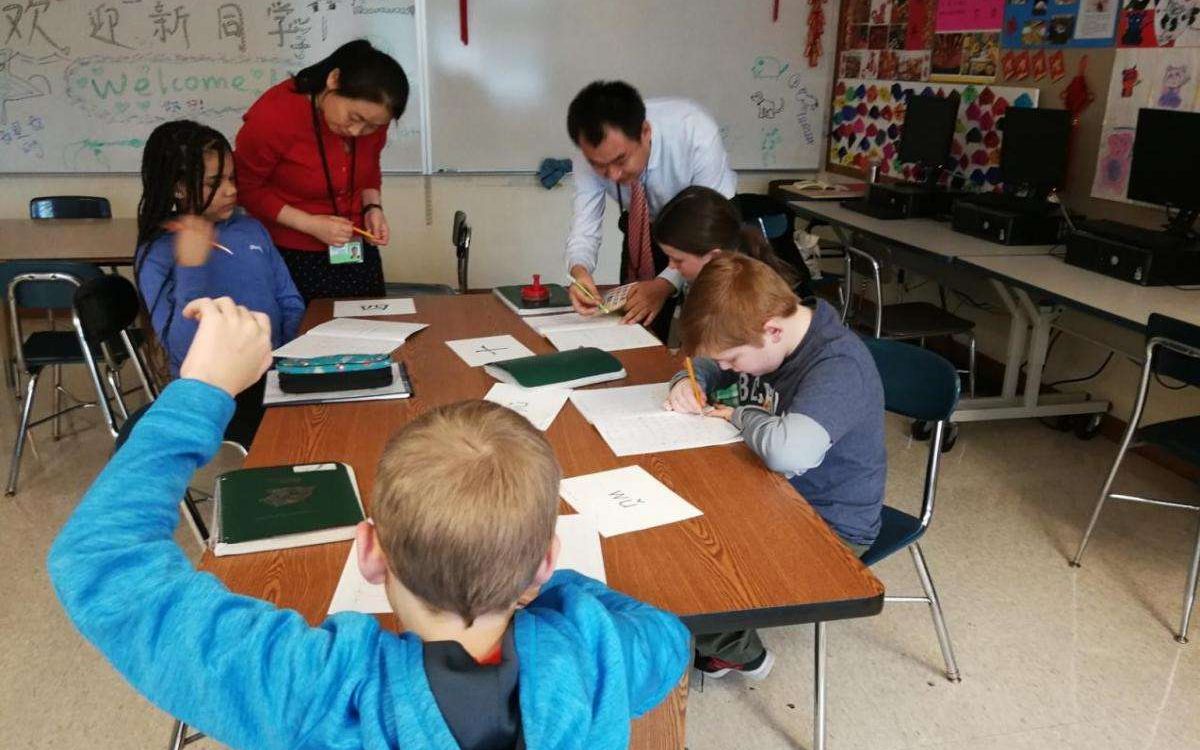 美国评选世界语言难度排行榜,汉语高居榜首,外国人被虐惨