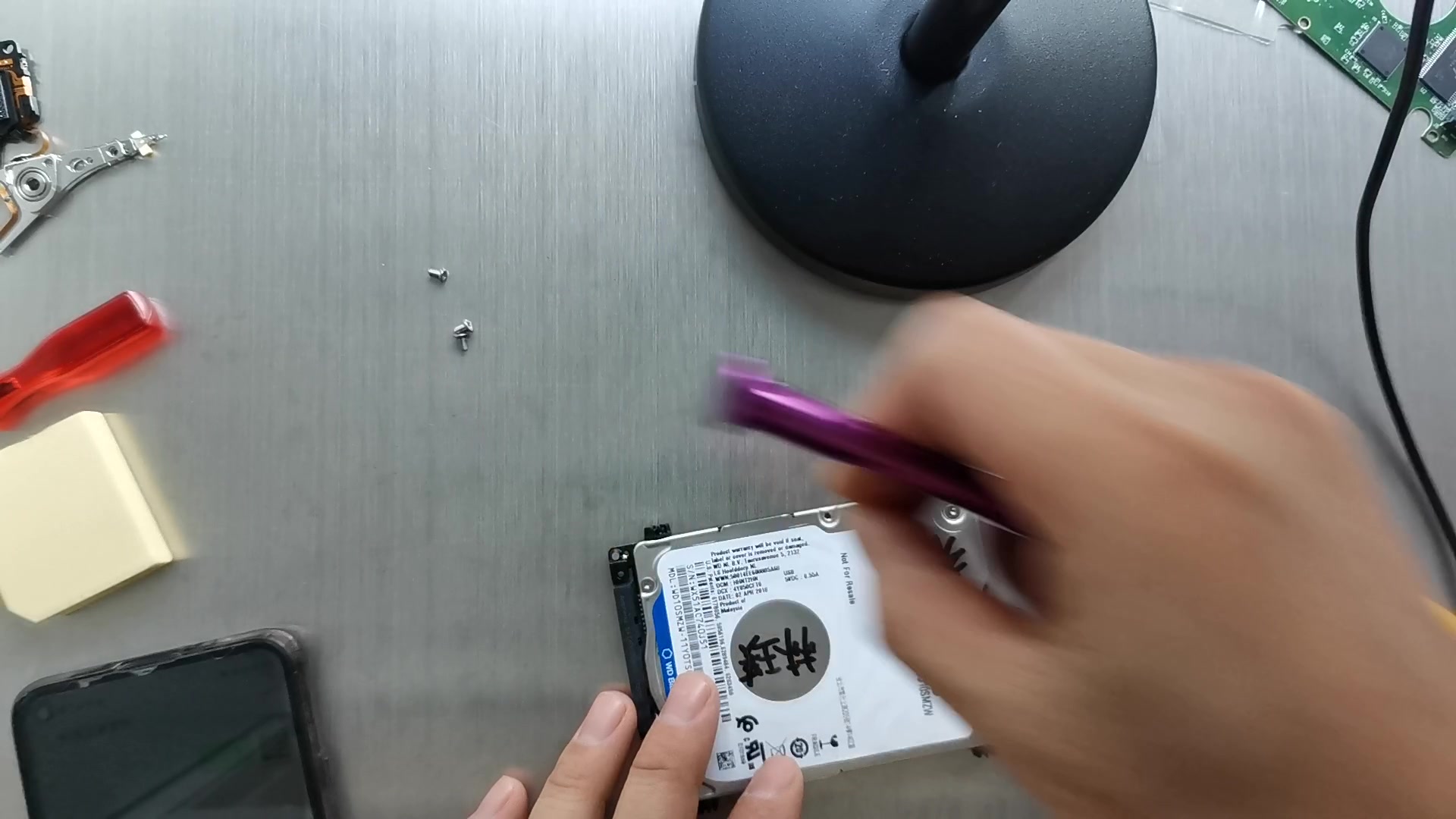 西数1T移动硬盘打不开有异响只能开盘看看能不能恢复数据