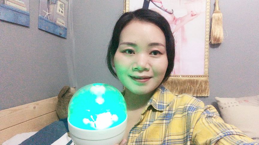 小敏房间太干燥,晚上睡觉全身发痒,买一个小型加湿器,太舒服了