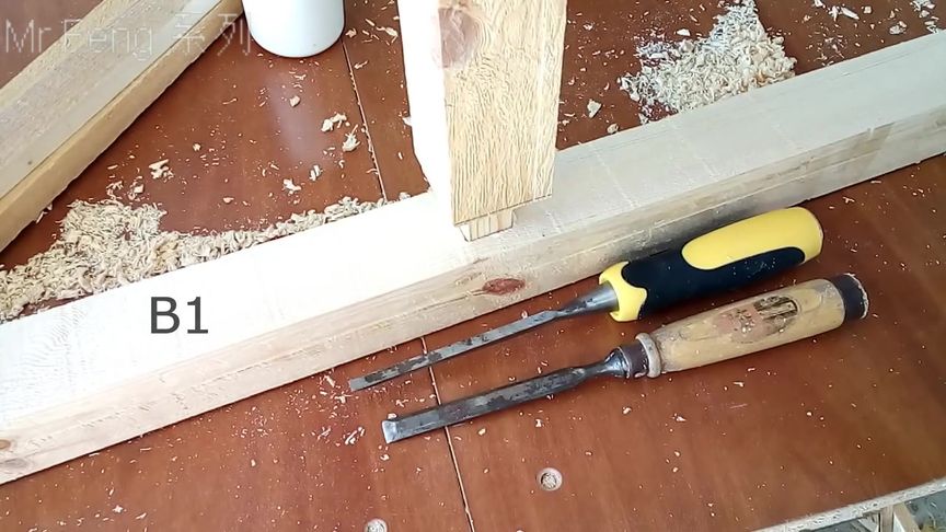 教你制作一张可折叠的电脑桌