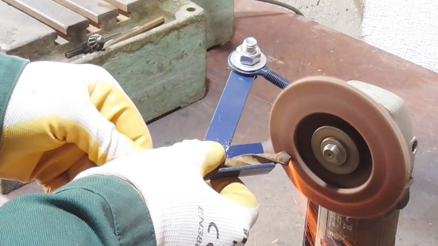 把角磨机这样改成磨钻机, 修出来的钻头比用砂轮机更精准