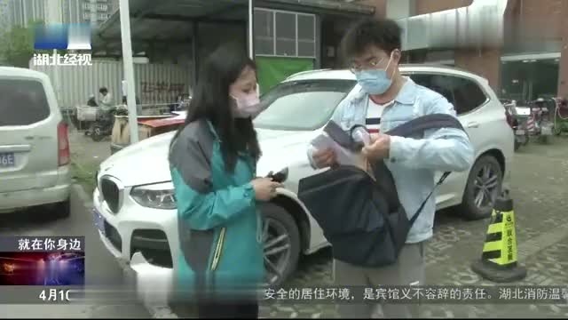 手机维修费用升级 消费者质疑有猫腻