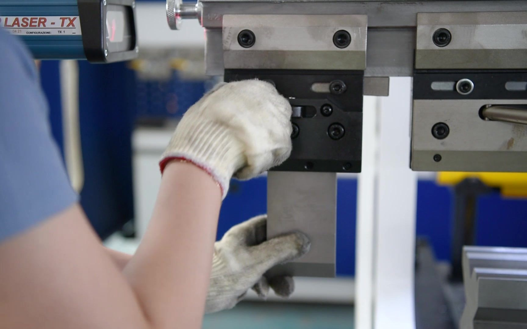 折弯机上模快夹安装