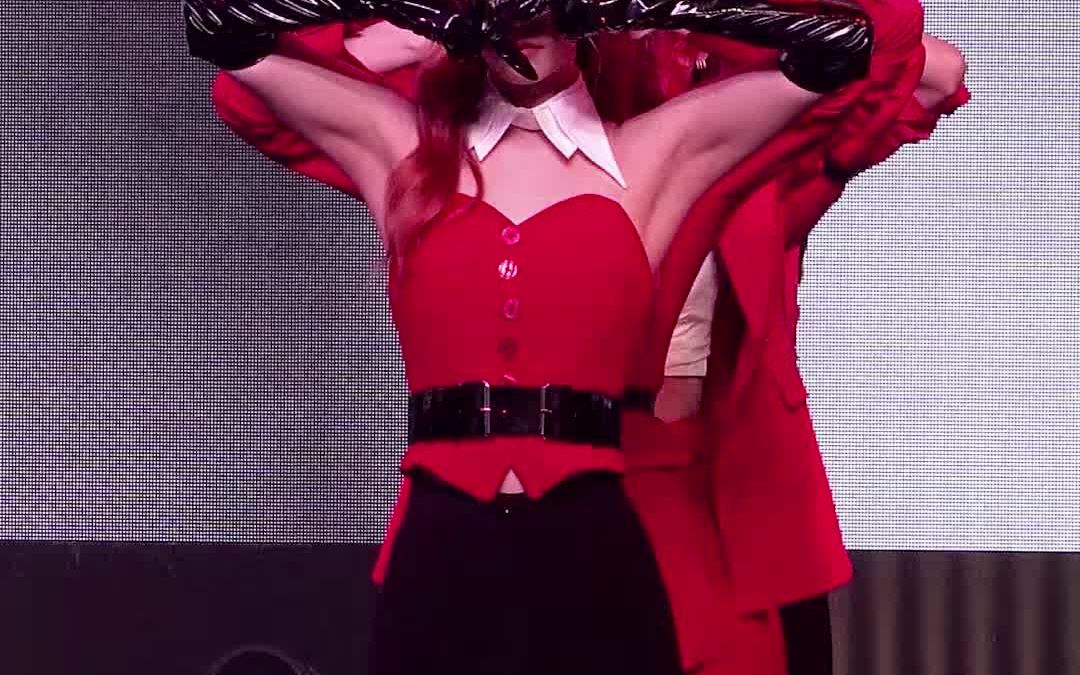 【ITZY黄礼志直拍】点就看黑手党化身超辣红衣兔女郎