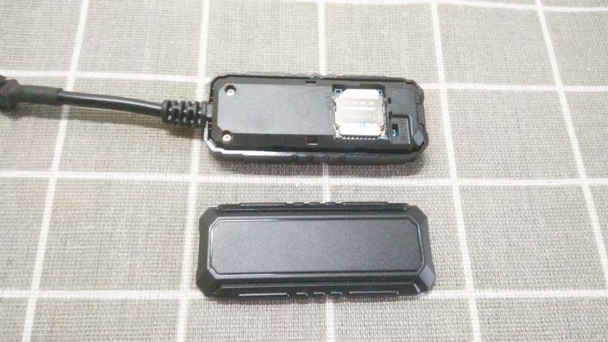 19块钱的车用定位仪,北斗GPS还都有,可能是最便宜的定位器了吧