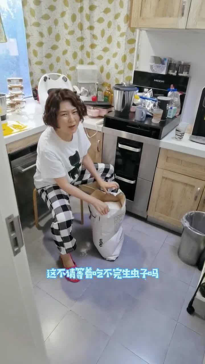 从小做家务的孩子不会感觉劳动是负担 而是爱的分担