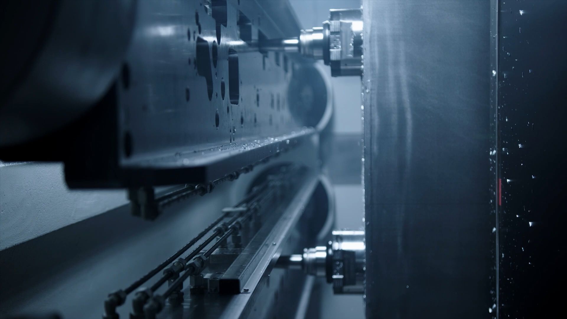 【埃斯维】SW卧式双主轴加工中心-电池壳加工