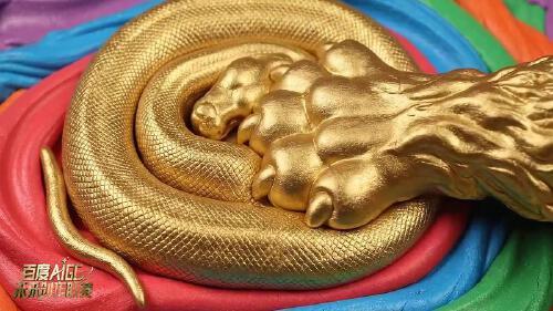 橡皮泥降维打击!狮子把金蟒当泥玩,两米长条惊呆全场!