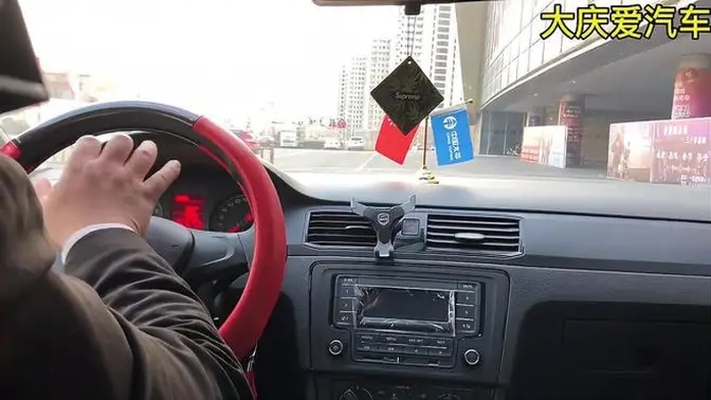大家好,今天给大家介绍新款大众桑塔纳