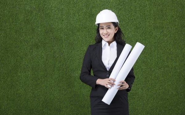 刚毕业的女工程造价员熬夜加班做出来的预算竟然误差一百多万