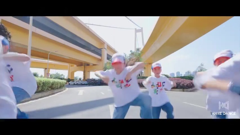 在武汉长江大桥下"晒娃"是什么感觉|少儿Hiphop《EVENIF》