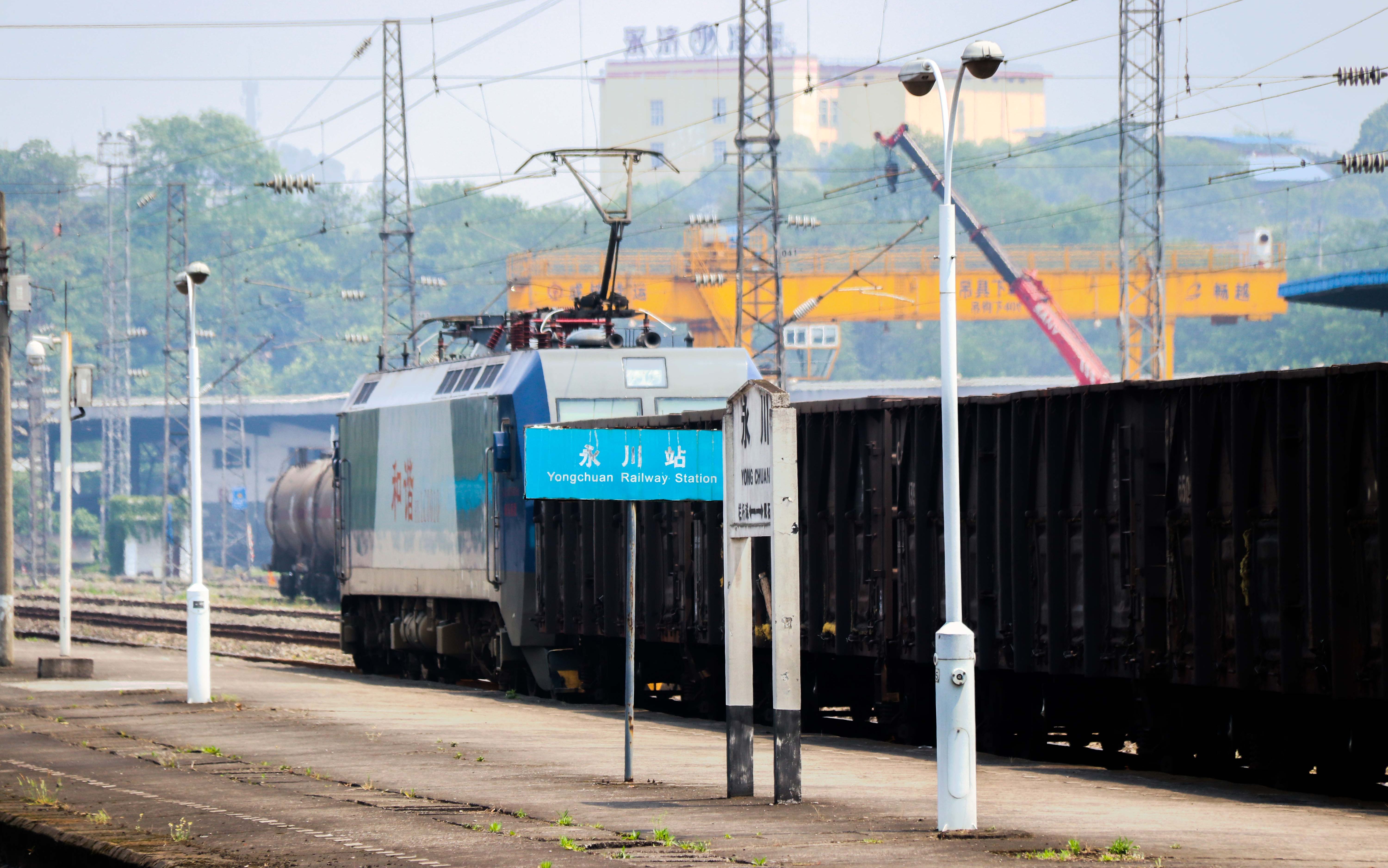 【绿皮火车】【开窗】在新中国第一条铁路上乘坐可以开窗的绿皮车是...