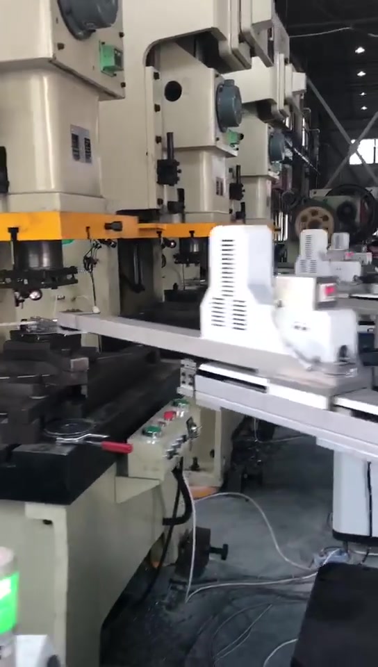 自行车摩托车刹车片冲压机械手