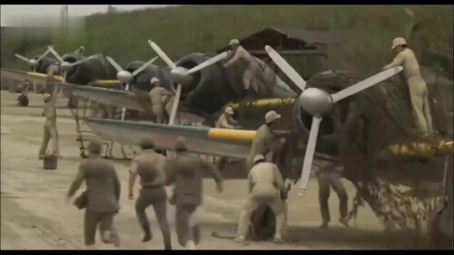 顶级二战空袭猛片,基地被偷袭轰炸,战机还未起飞就被摧毁