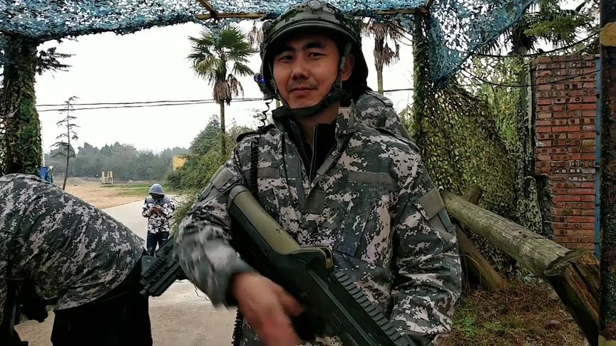 4S店组织车友年会,玩CS实战,原来是这样玩的?过瘾