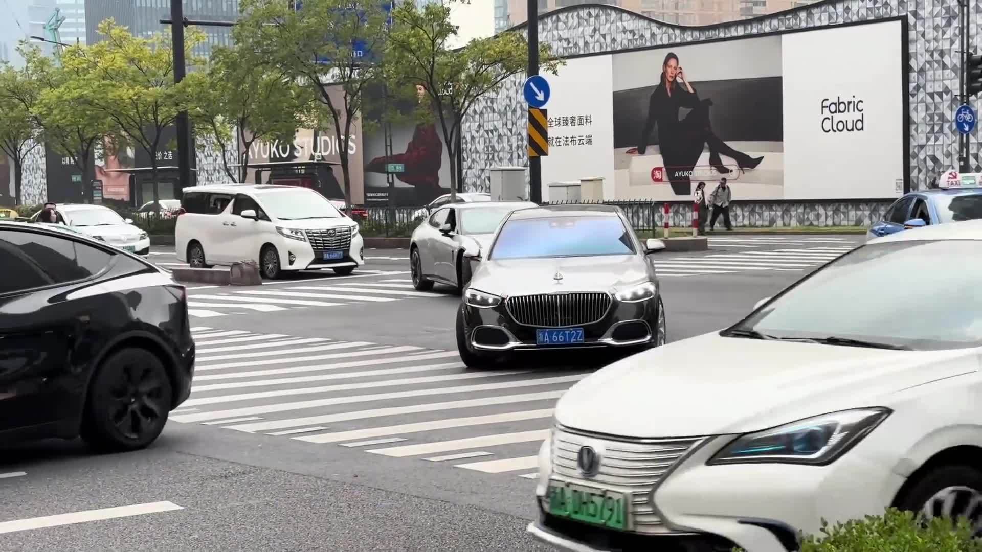 当你年轻有为开上小米su7ultra