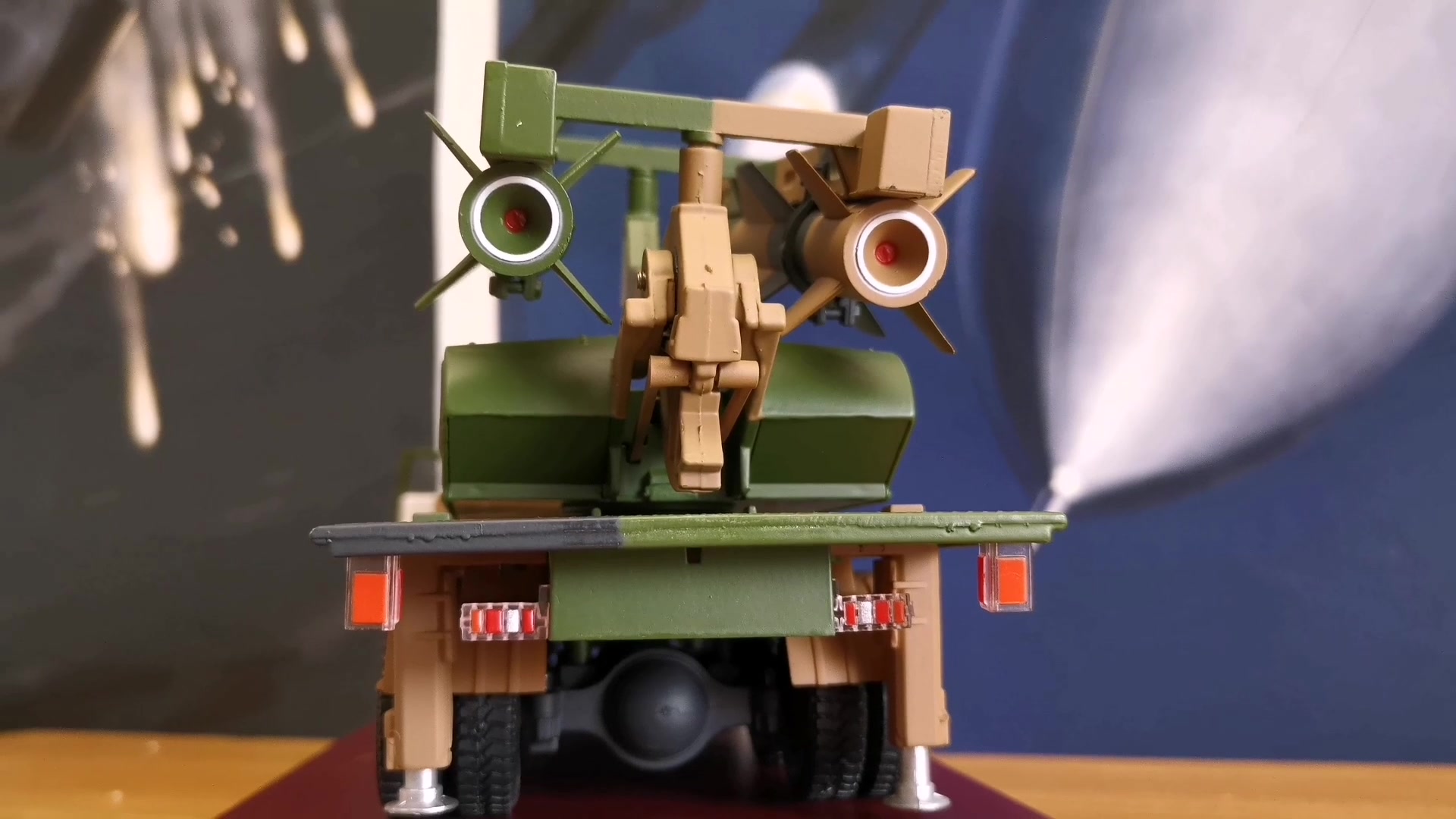 开箱国庆阅兵武器1:24的红旗12防空导弹模型