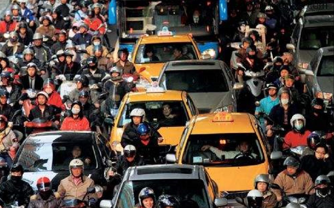 摩托车需要什么样的条件,才是合法上路?摩友:先解禁摩托车再说