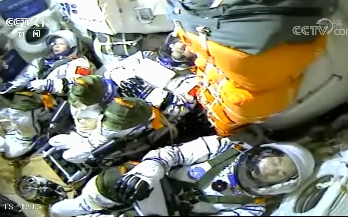 ...CCTV13特别直播《中国空间站:神舟十三号航天员返回》直播回放(...