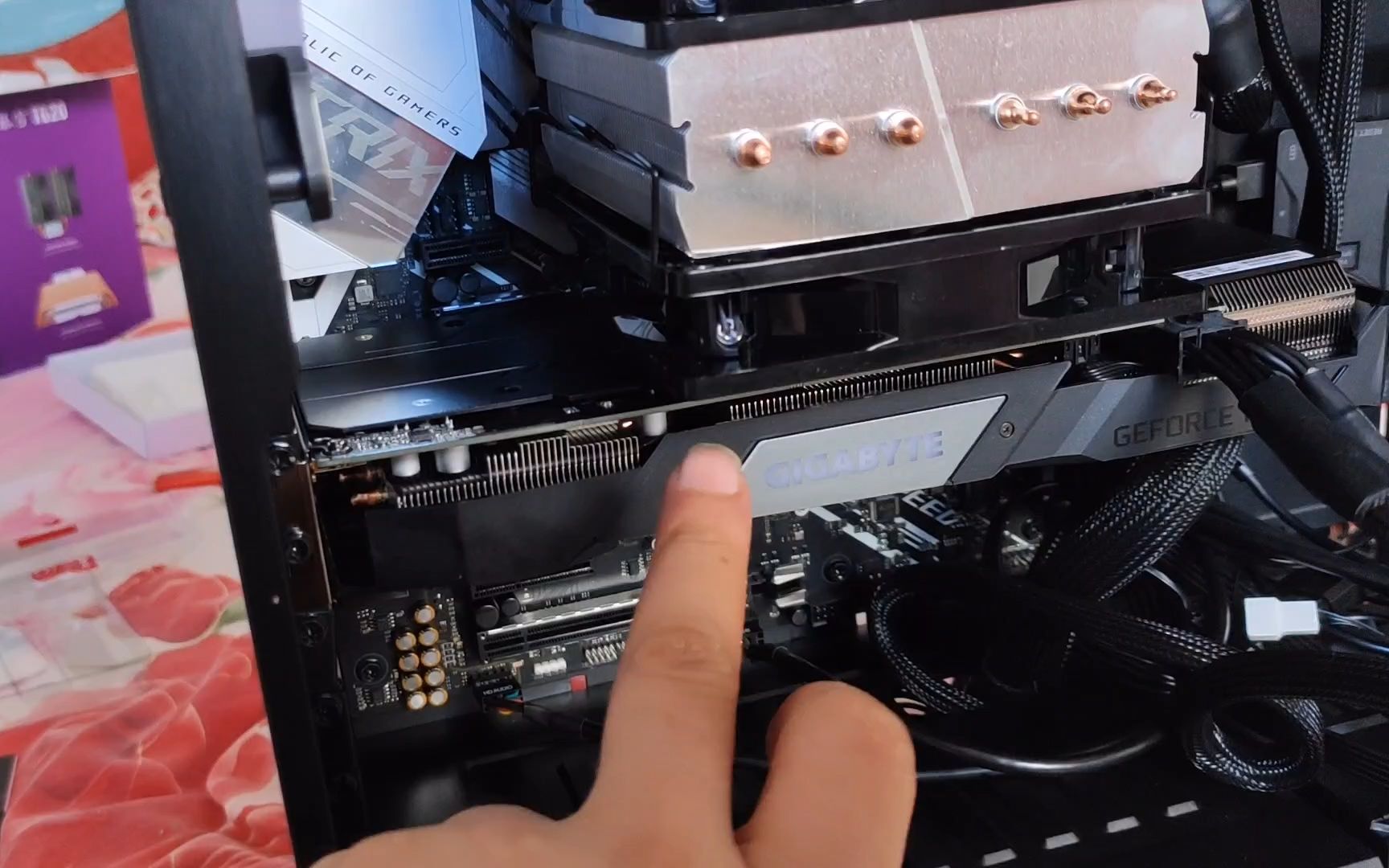 电脑好不容易都装好了,风扇却不转,只能拆了从装