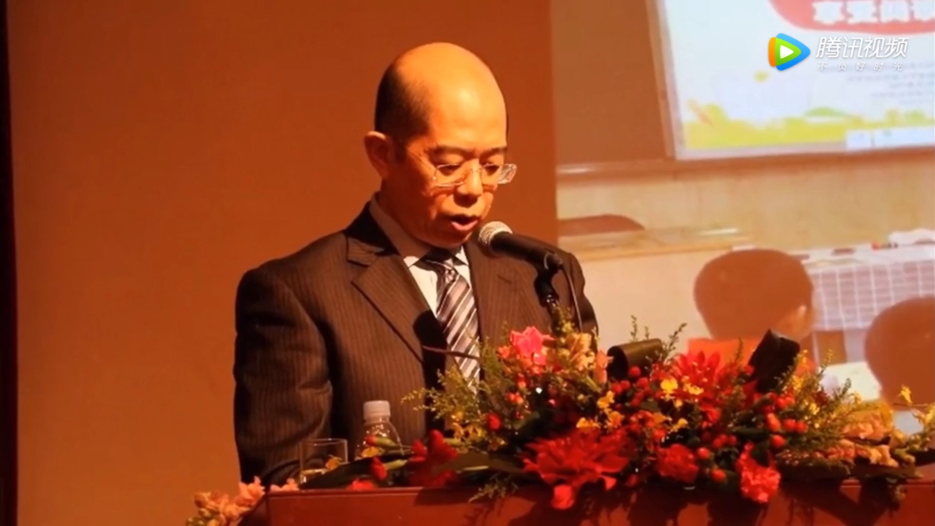 【大连外国语大学】谭作钧在“中国大连(东京)友好合作交流大会”上...