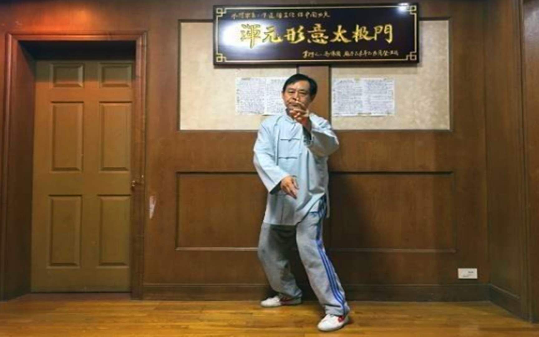[我的世界be]用指令做闪电弓?