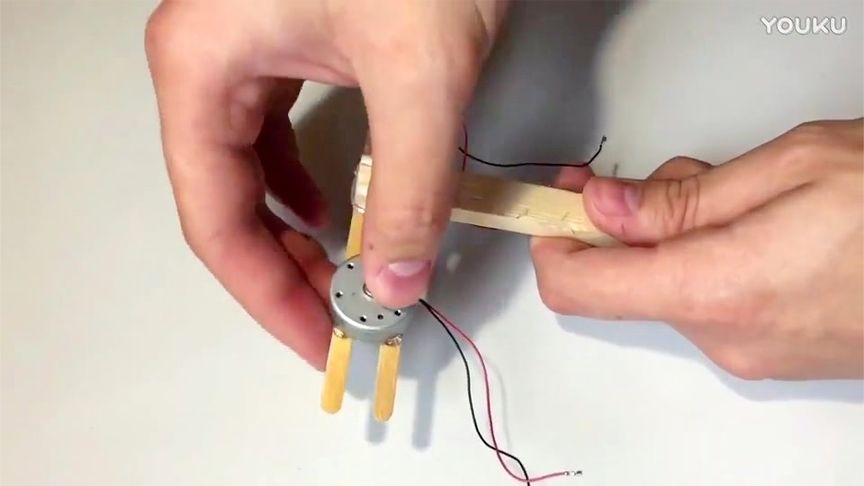 技术宅_手工帝_创意_DIY-非常有意思的科技小制作