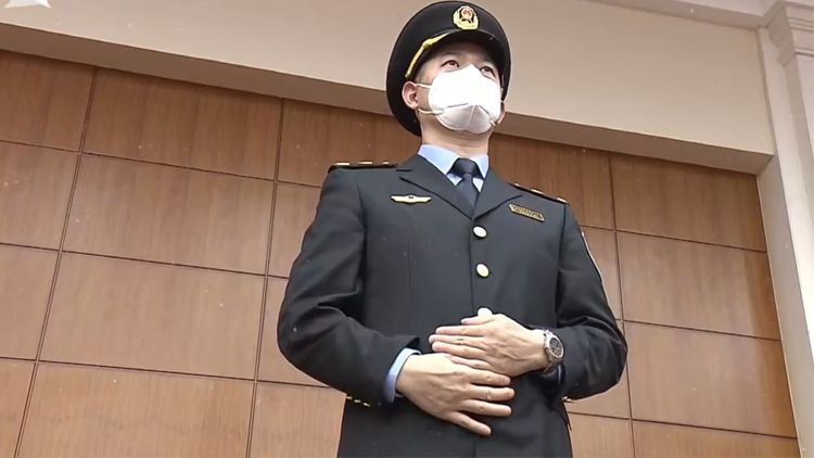 换“新”啦!上海市场监管队伍换装成全国统一制服