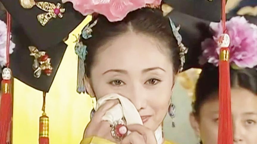 《还珠格格》中的逆天穿帮,亲爱的令妃娘娘居然穿着皮鞋,摄像师傅...