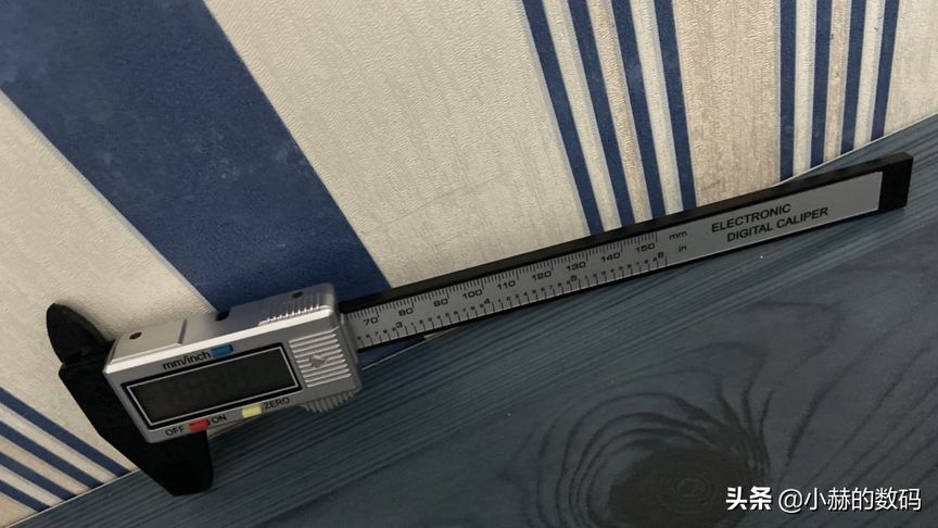 开箱一个19元钱的数显电子卡尺感觉还可以