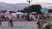 俄罗斯的表演有点硬性啊!