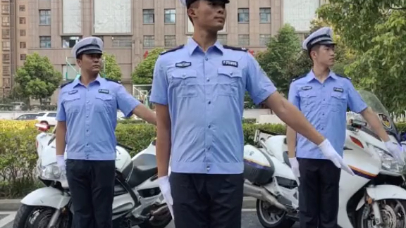 今日份科普:交通警察的指挥手势的含义!