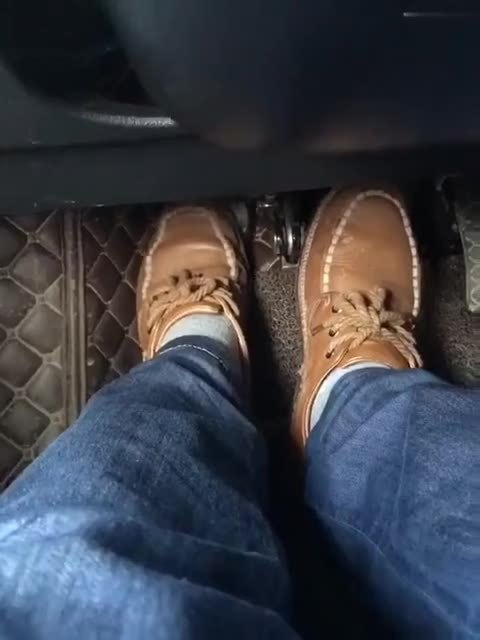 科目二:半坡起步教学 如何松离合器和刹车 保证不熄火.