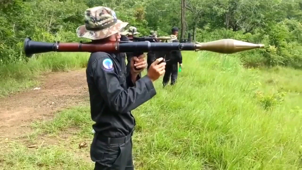 RPG火箭筒靶场实弹射击测试