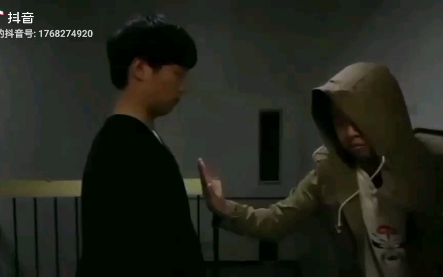 沙雕大学生模仿奇异博士灵魂出窍
