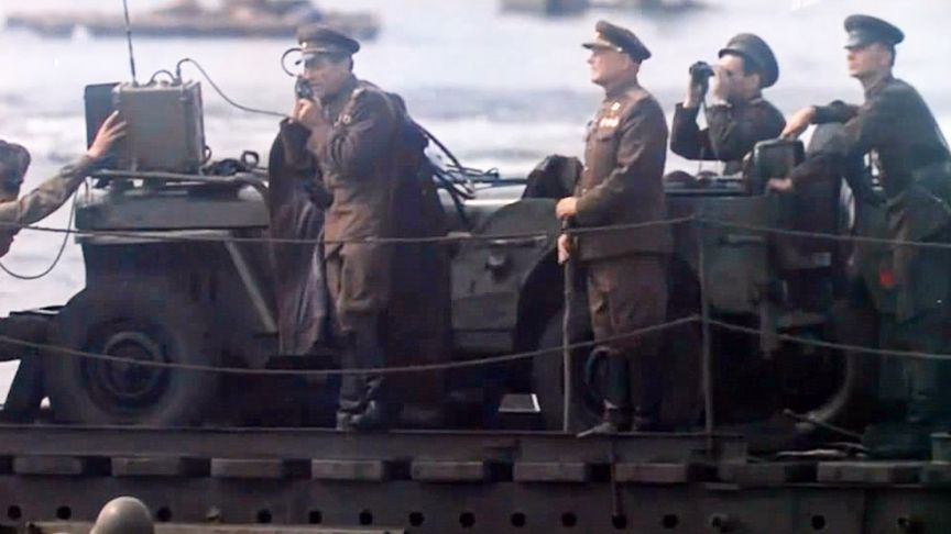 二战苏德战争电影,大群苏军士兵渡江,还没上岸就被轰炸