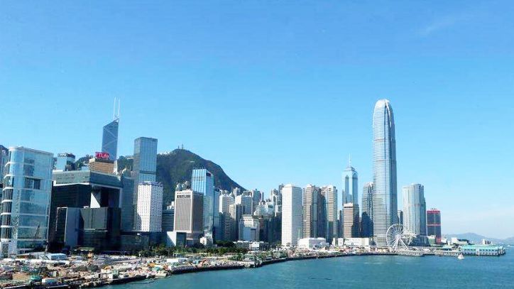 当年,中国超过日本成为世界第二大经济体,西方国家是什么反应?