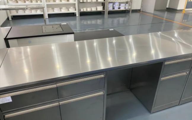 初次购买实验台如何挑选?实验台的价格