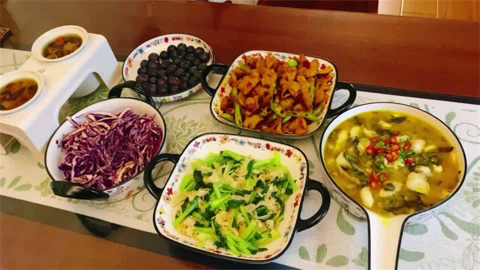 今天做了第5次核酸检测,干净的主妇做4菜1汤