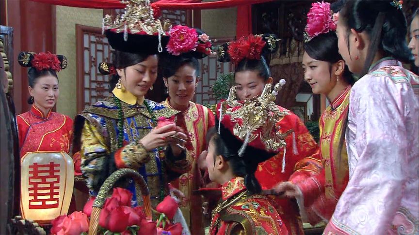 新还珠格格:紫薇风光出嫁,令妃娘娘带头送嫁,唯独缺了她!