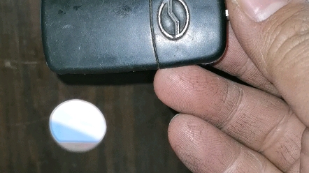 中兴皮卡车钥匙换电池