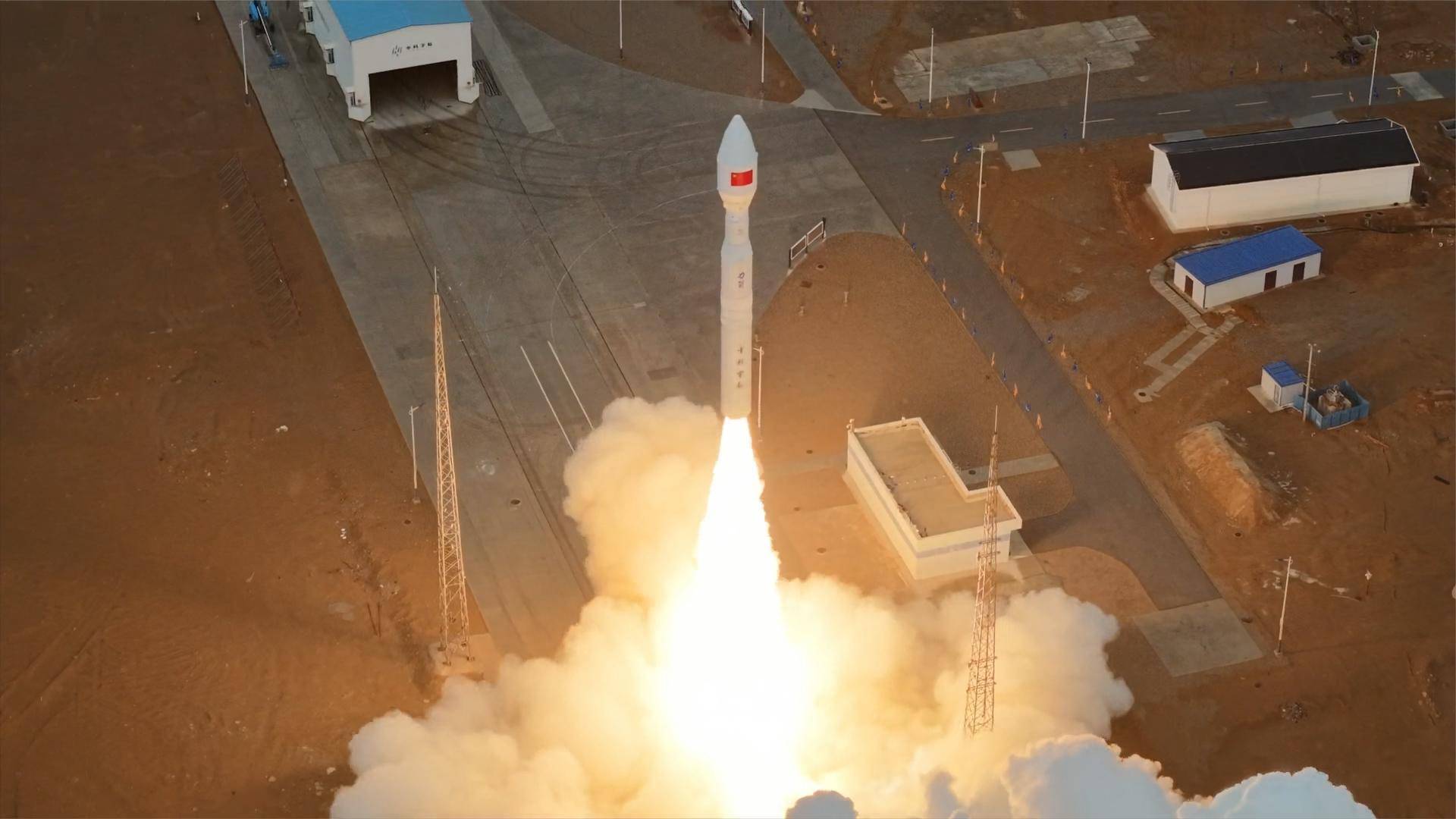 一箭六星!多角度实拍力箭一号遥七运载火箭成功发射升空瞬间